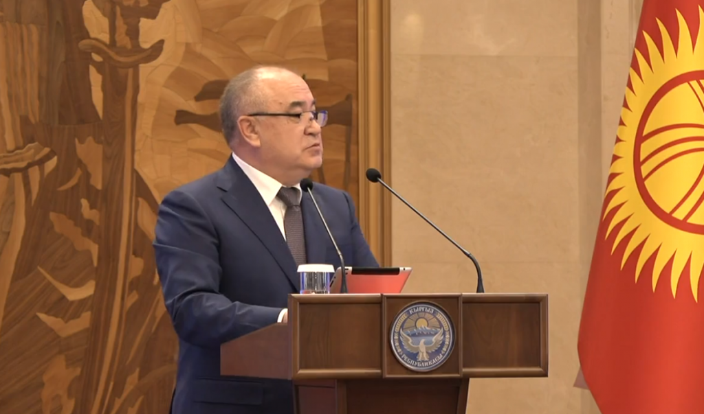 Текебаев: Жапаров инаугурацияга чейин премьерликтен кетиши керек ...