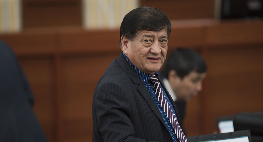 Анвар Артыков: Министрдин биринчилерден болуп вакцина алышы пиар ...
